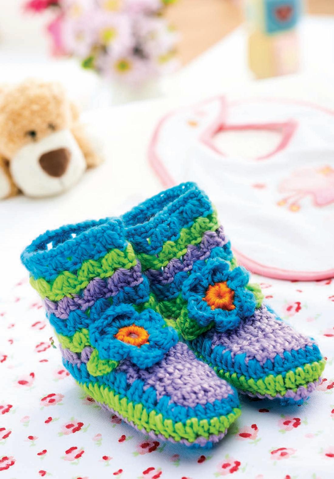 Fancy flower crochet baby booties | Top Crochet Patterns